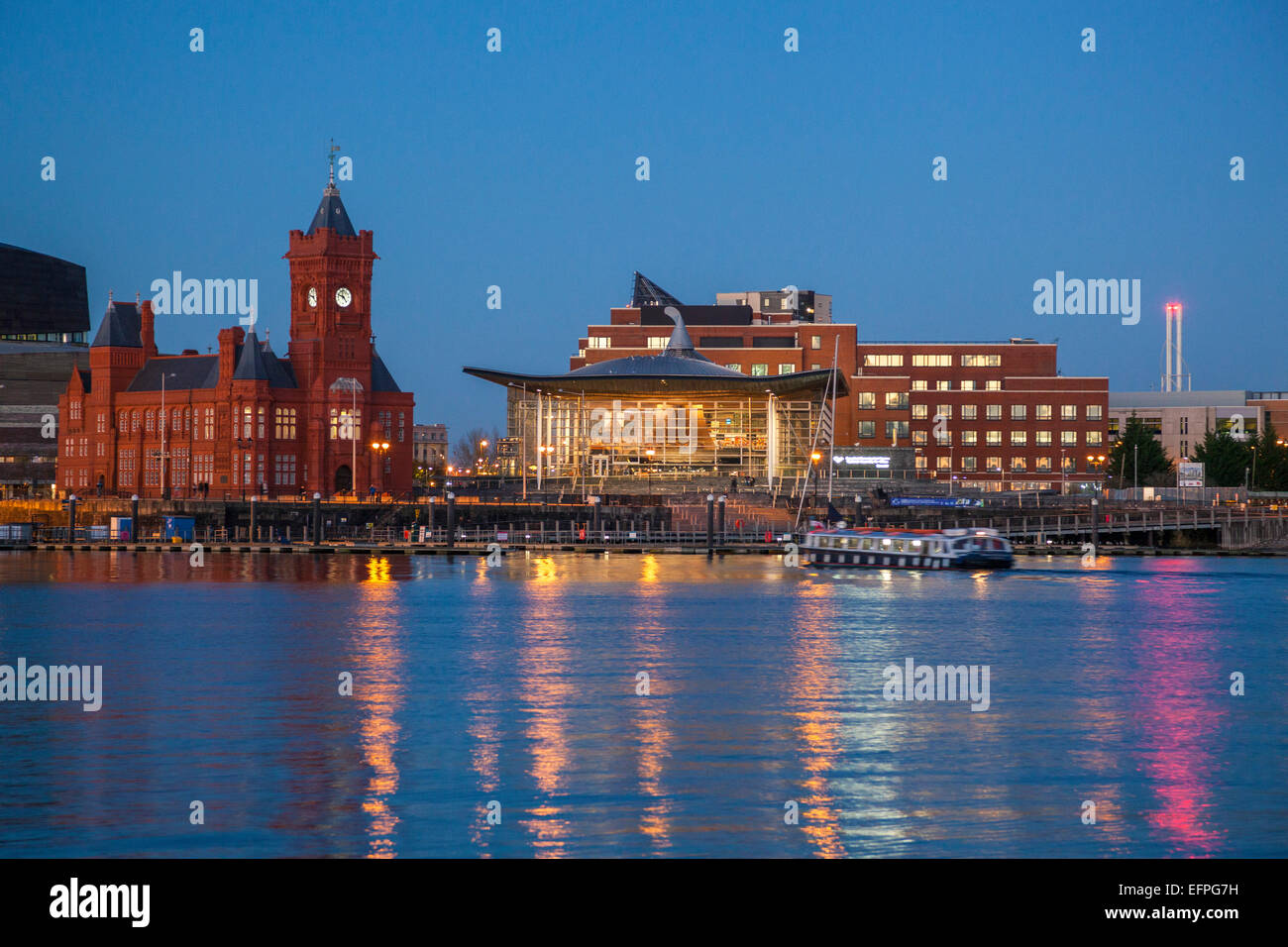 Cardiff bay wales hi-res stock photography and images - Alamy