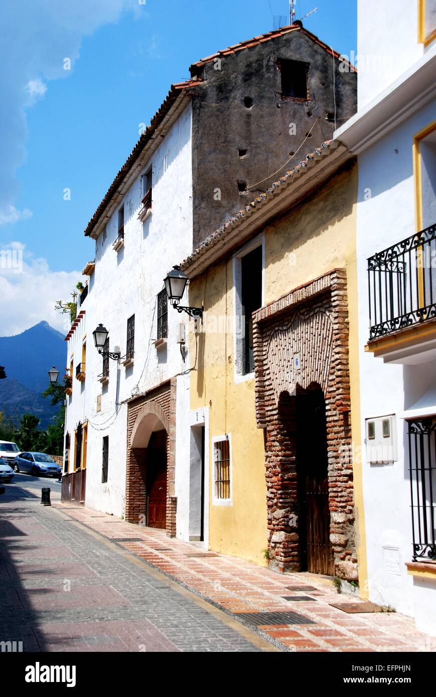 Traditional spanish buildings hi-res stock photography and images - Alamy