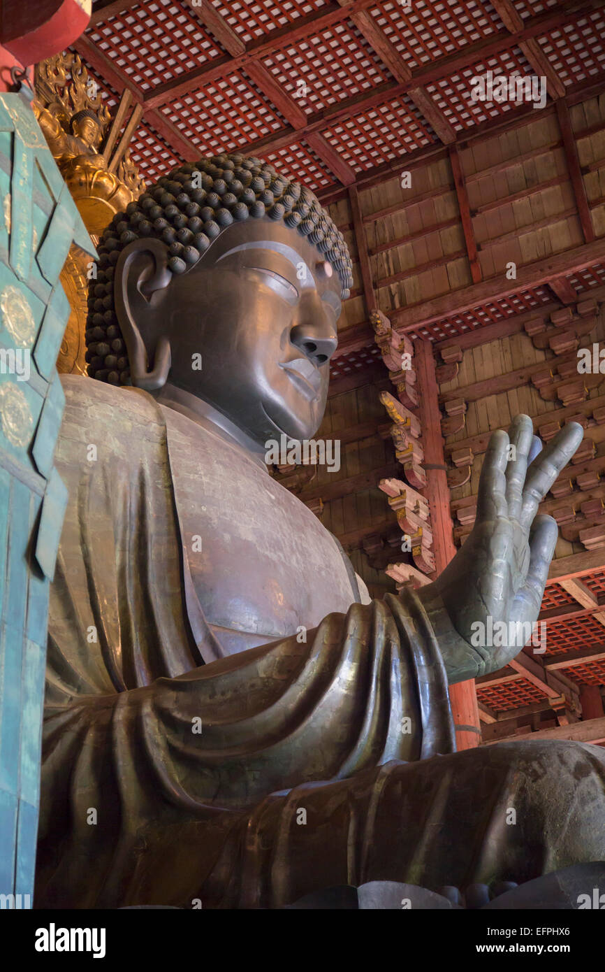 Todaiji sculpture hi-res stock photography and images - Alamy
