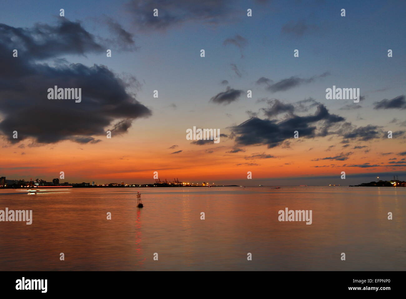 SUNSETOF TAMSUI RIVER, TAIPEI, TAIWAN Stock Photo - Alamy