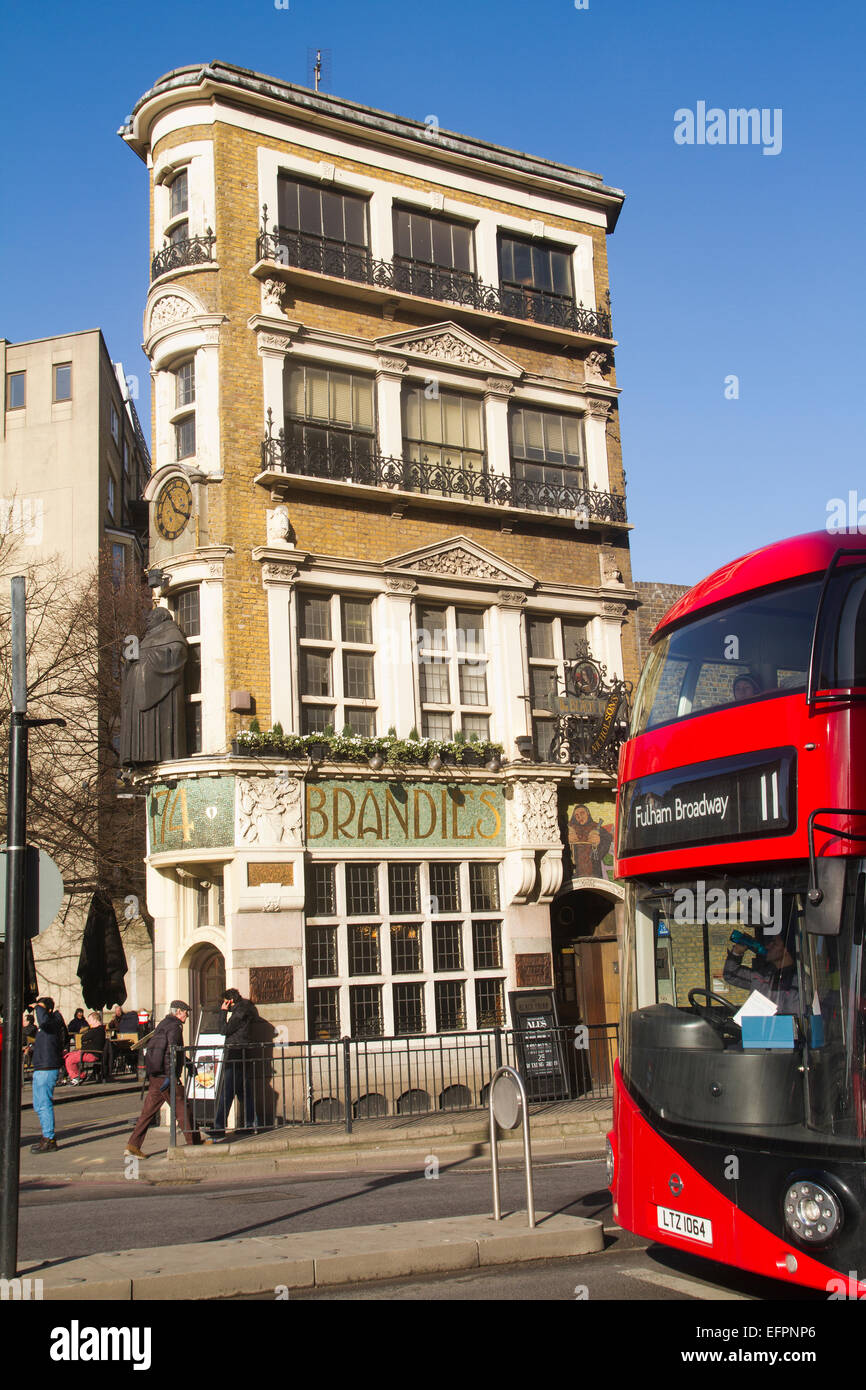 Exterior of the Nicholson owned Blackfriar Pub in London Stock Photo ...