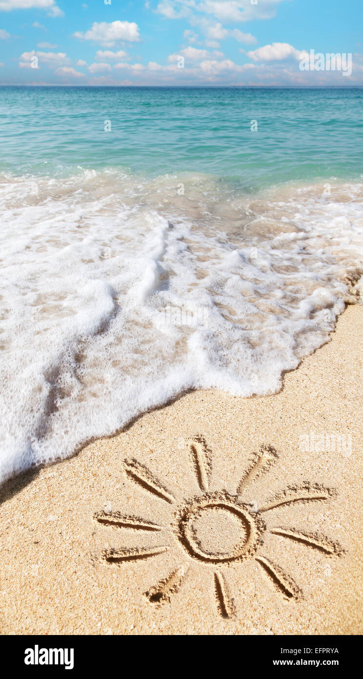 Sun drawing on beach hi-res stock photography and images - Alamy