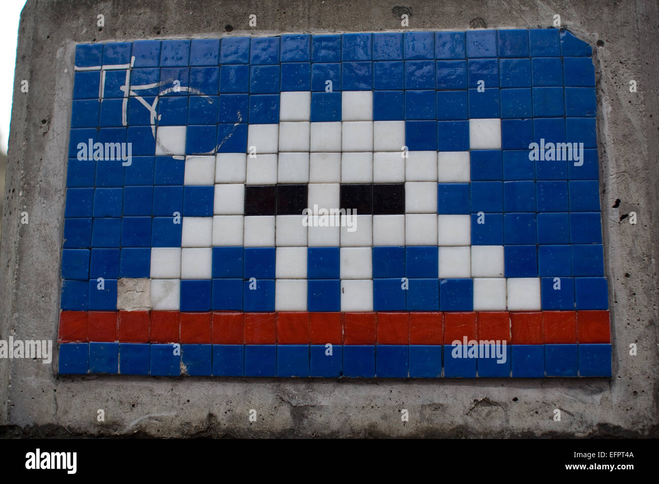 Invader street art london hi-res stock photography and images - Alamy