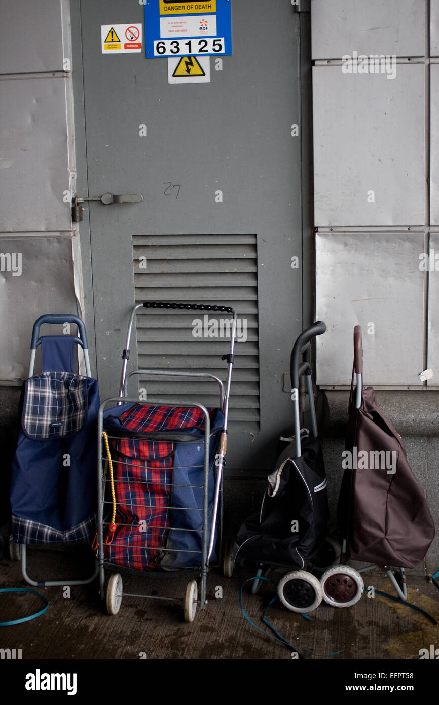 Tartan shopping trolleys hi-res stock photography and images - Alamy