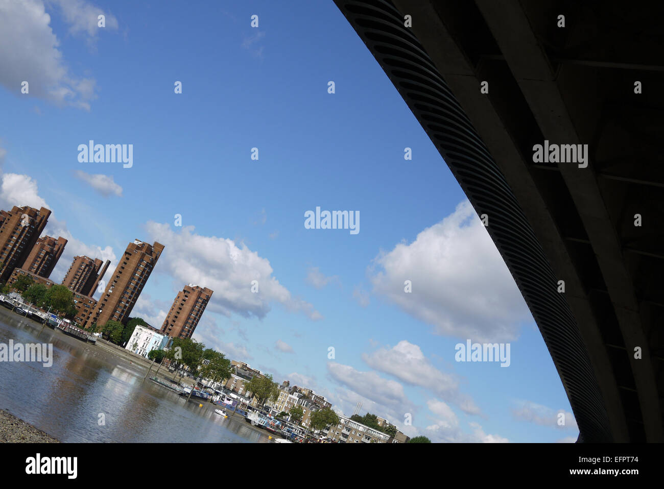 Chelsea embankment london uk hi-res stock photography and images - Alamy