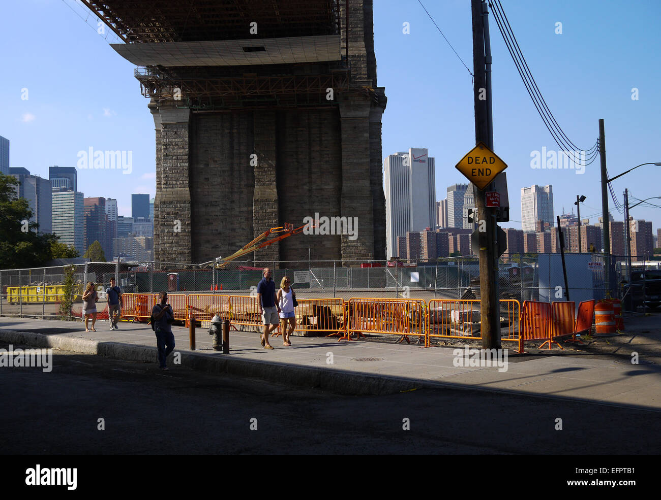 Dead End sign under Brooklyn Bridge, DUMBO, New York, USA Stock Photo ...