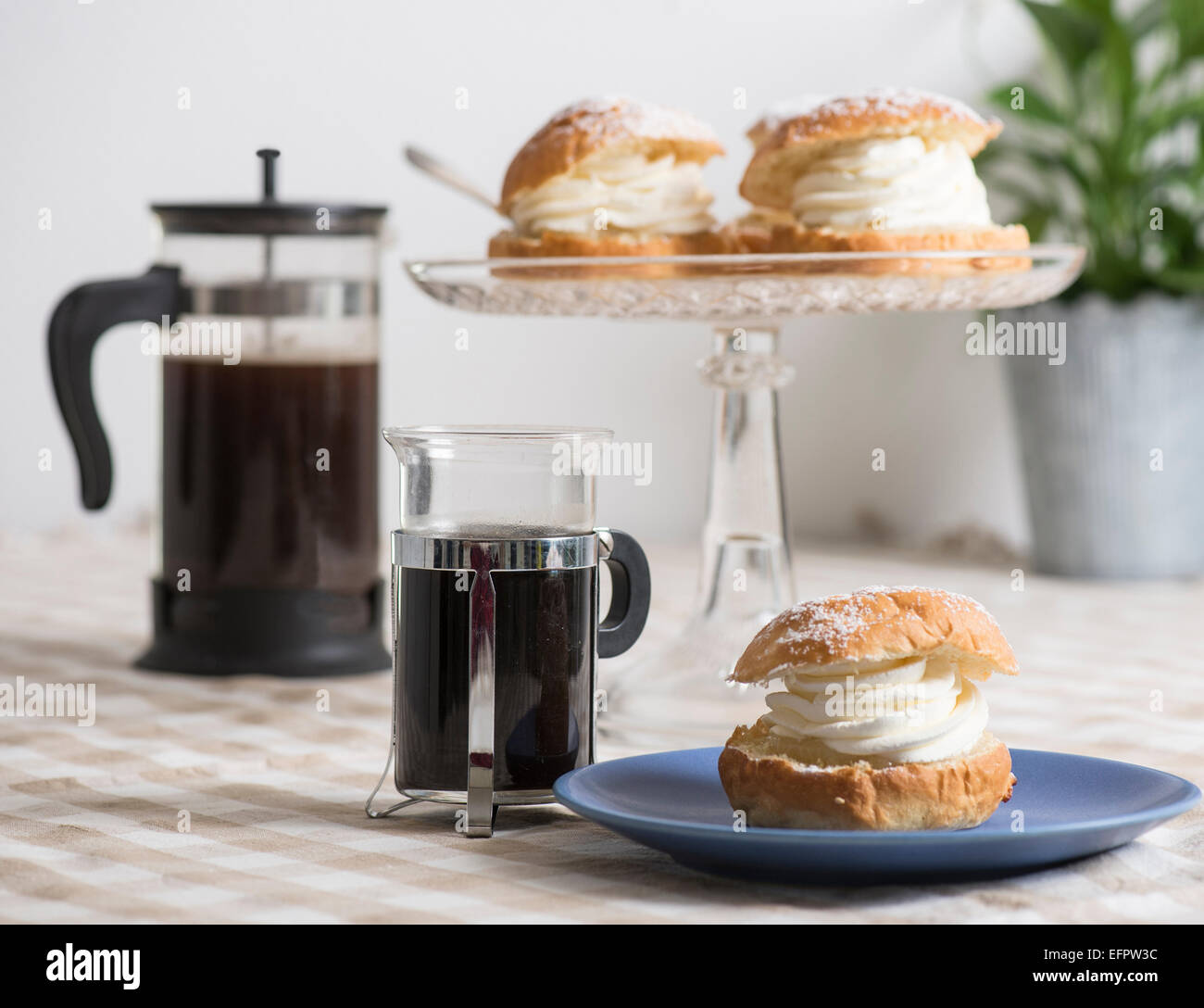 Almond bun hi-res stock photography and images - Alamy