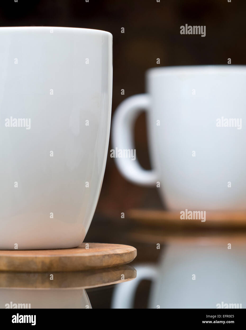 Glass table reflection reflect hi-res stock photography and images - Alamy