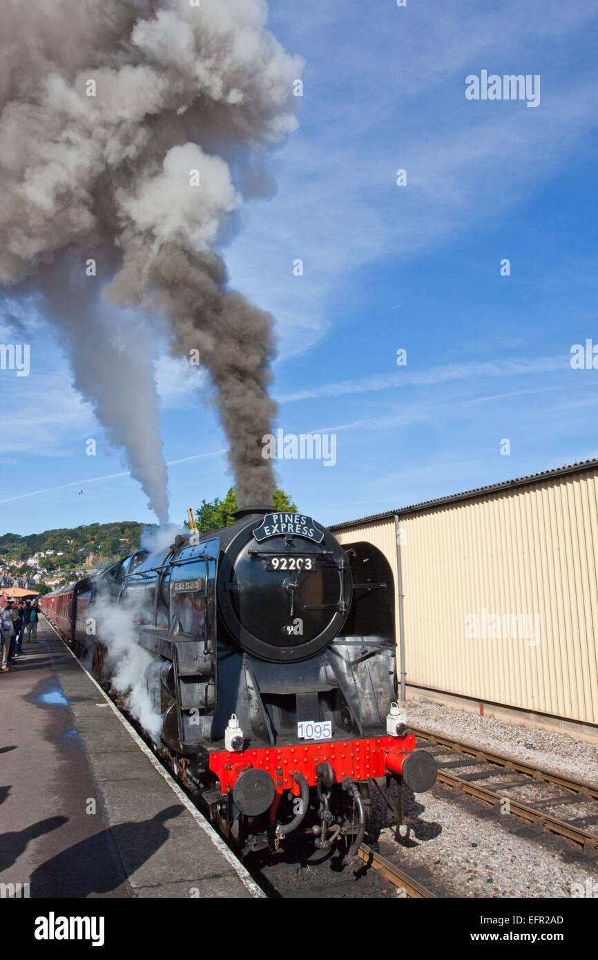 Ex-BR loco No.92203 Black Prince's dramatic departure from Minehead ...