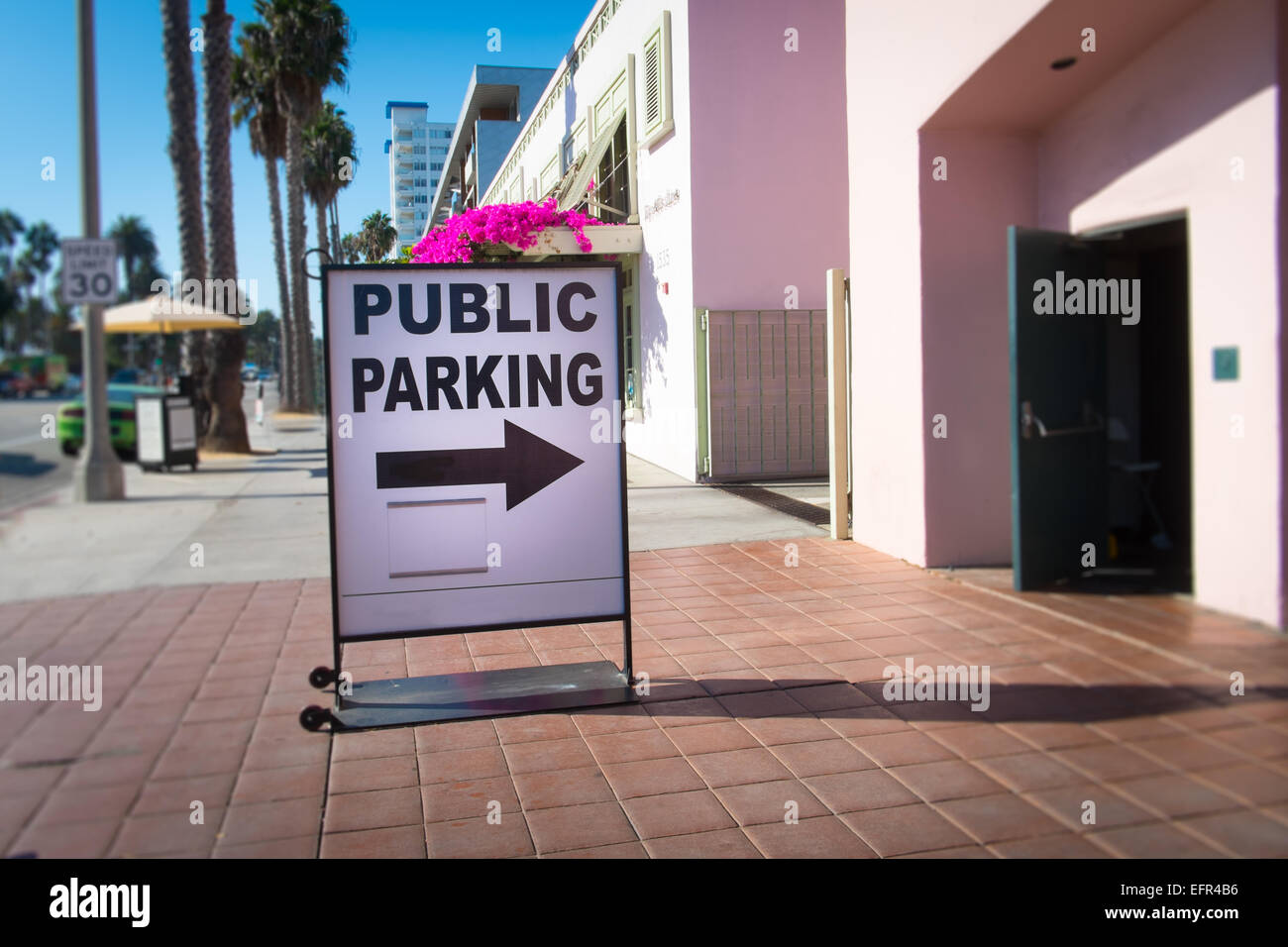Usa sidewalk sign hi-res stock photography and images - Alamy