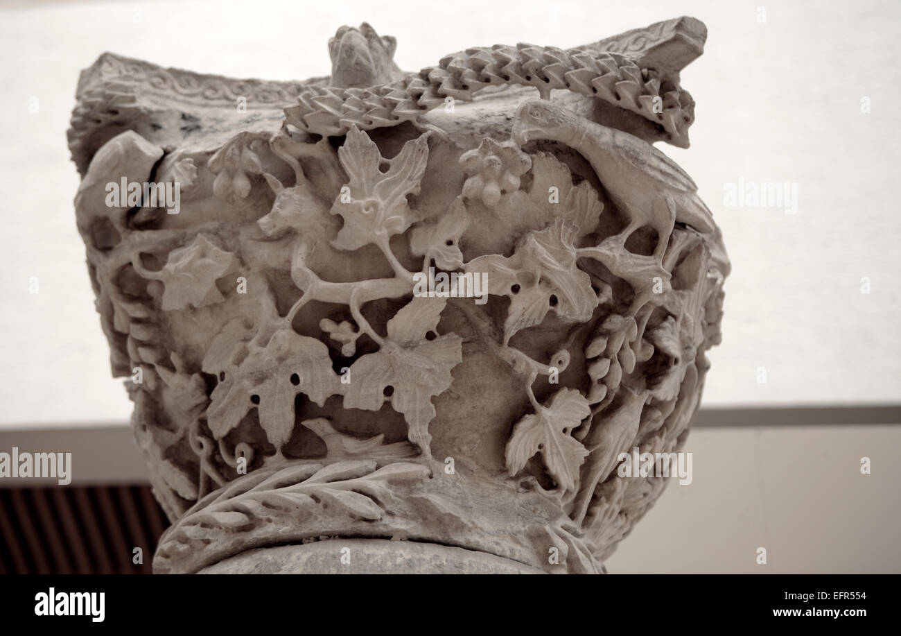 Column capital architecture hi-res stock photography and images - Alamy