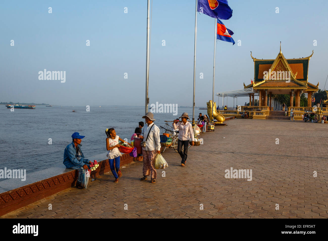 People at the riverfront promenade, Phnom Penh, Cambodia Stock Photo ...