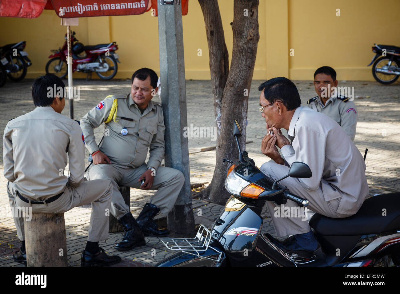Police officers, Phnom Penh, Cambodia Stock Photo - Alamy