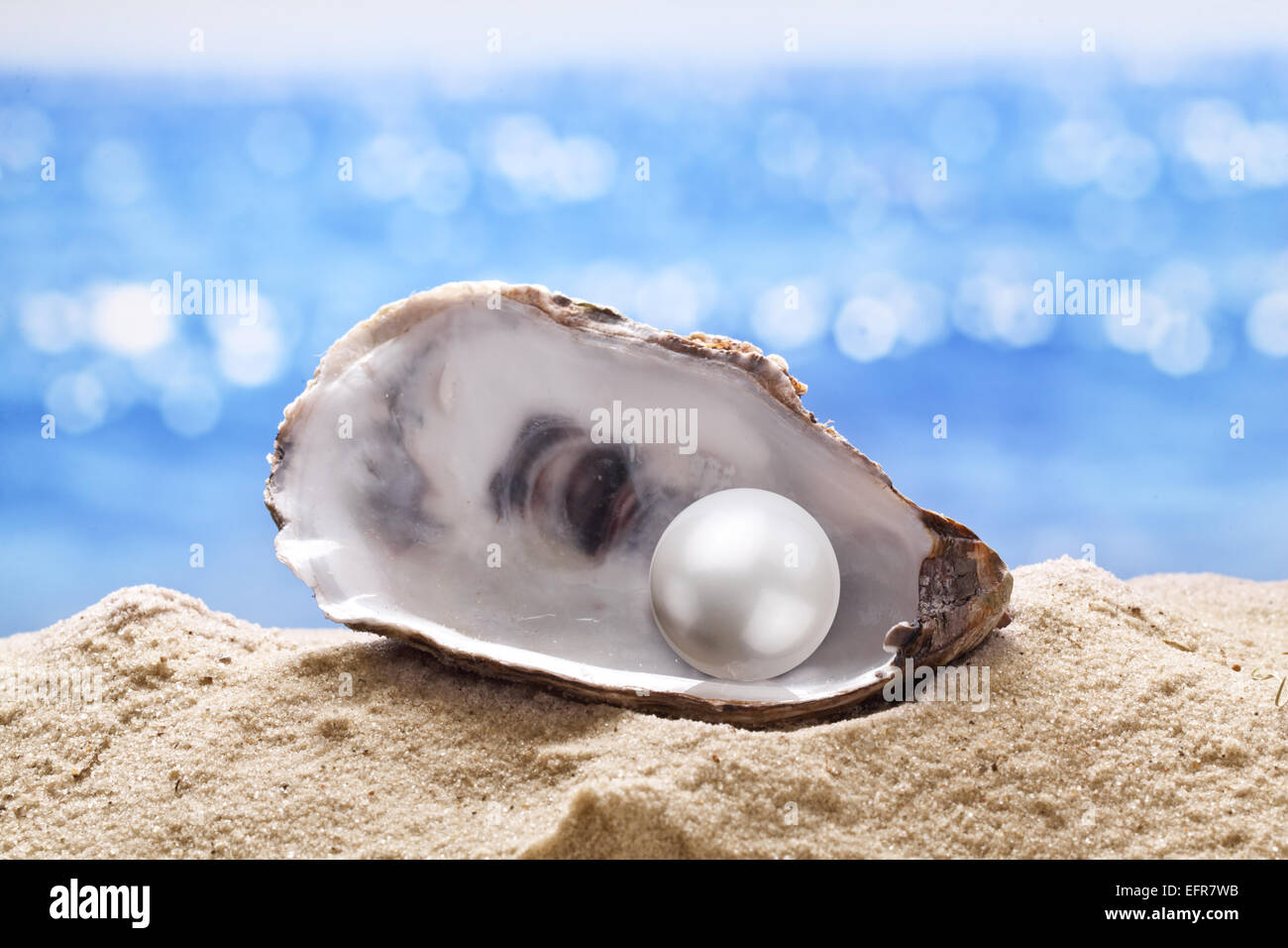 Pearl shell hi-res stock photography and images - Alamy
