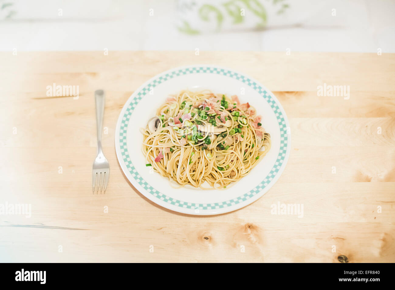 Noodle table hi-res stock photography and images - Alamy