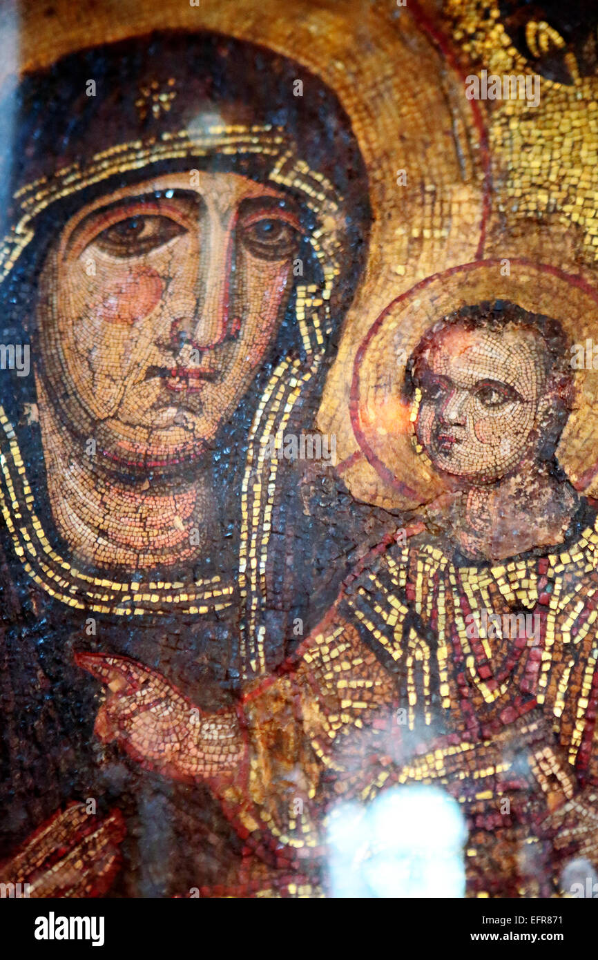 St george icon church hi-res stock photography and images - Alamy