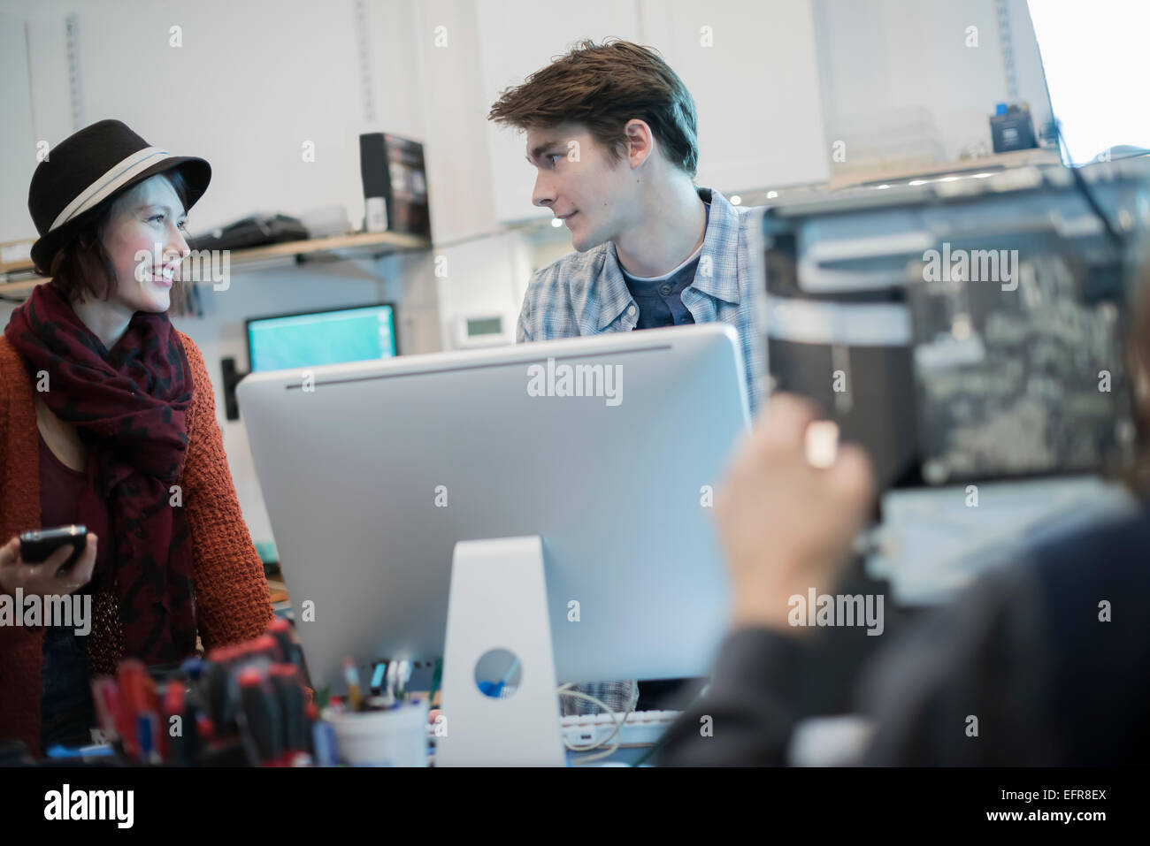 Computer repair shop hi-res stock photography and images - Alamy