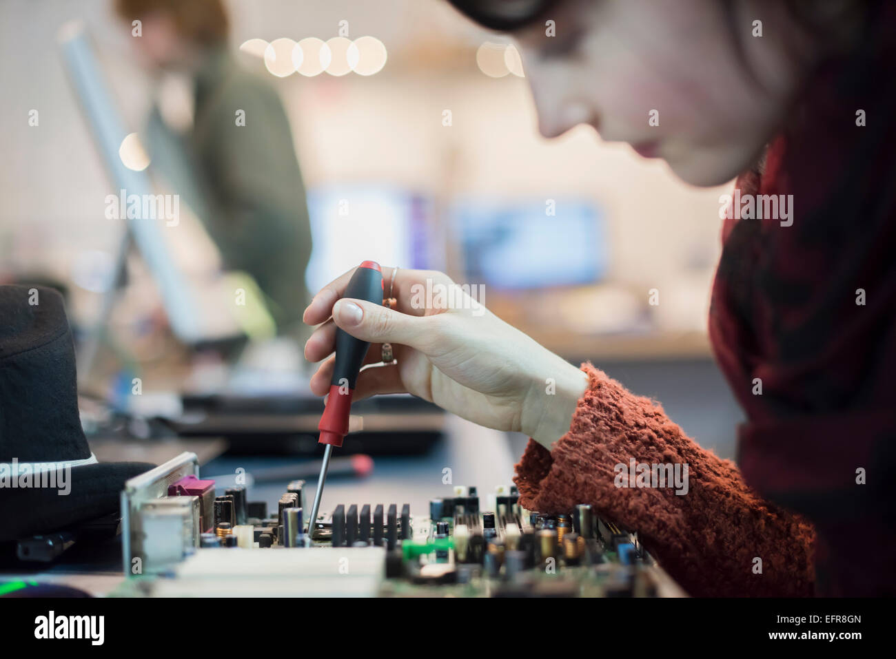 Electronic Repair Shop High Resolution Stock Photography and Images - Alamy
