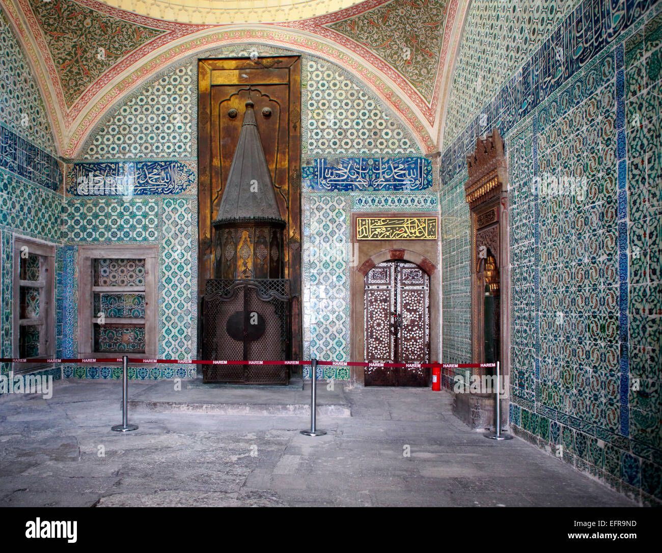 Topkapi Palace, Ottoman sultans palace, Istanbul, Turkey Stock Photo ...