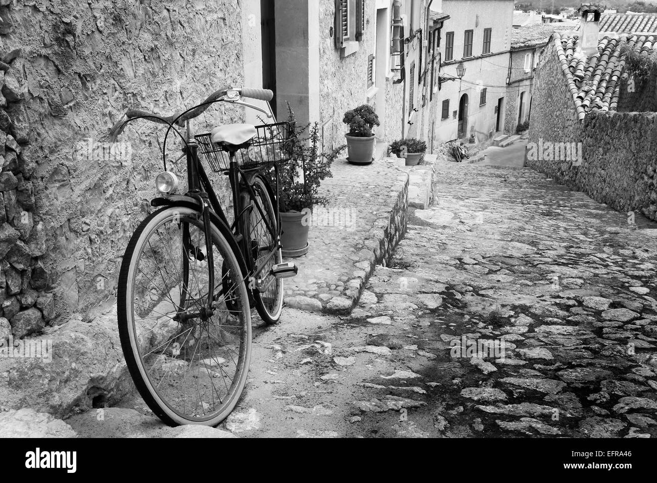 Traditional spanish town hi-res stock photography and images - Alamy