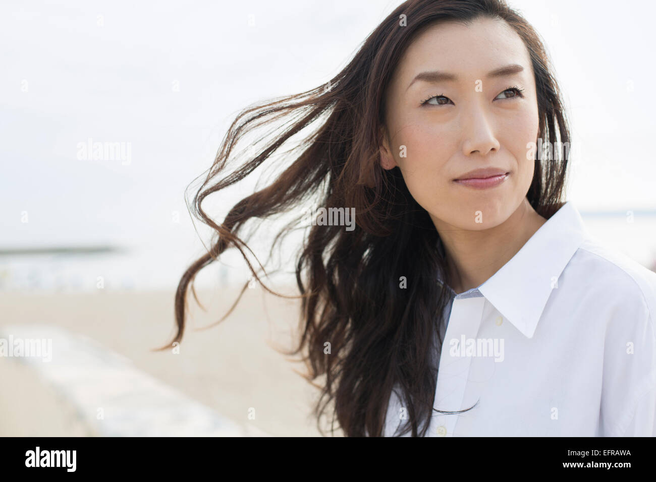 Indian women on beach hi-res stock photography and images - Alamy