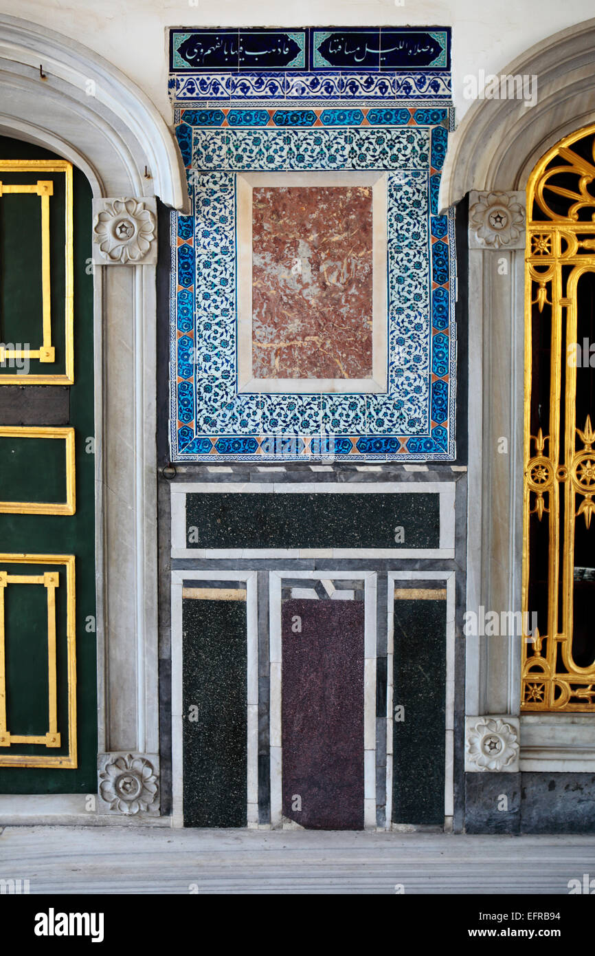 Istanbul topkapi palace interior hi-res stock photography and images ...