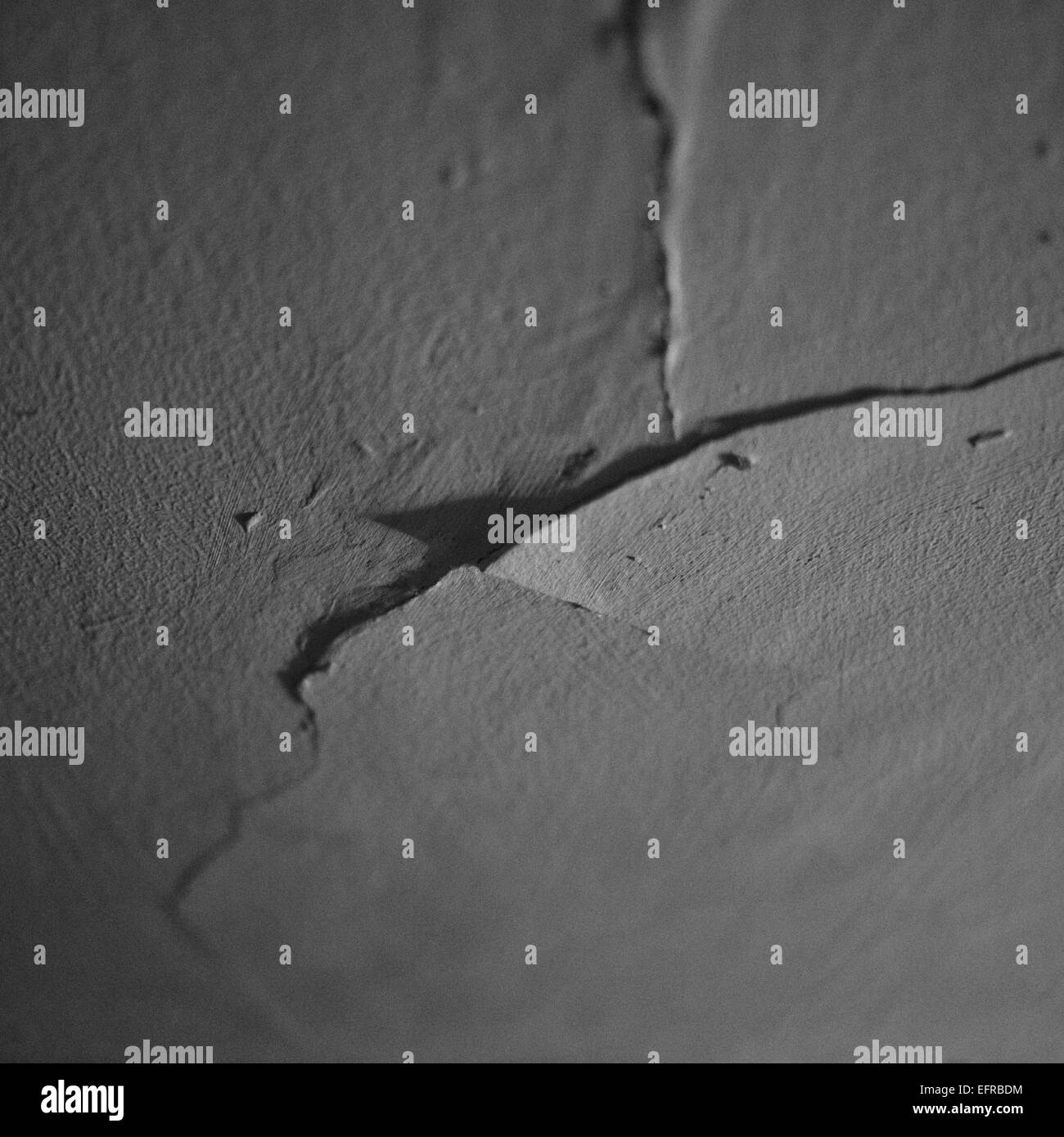 Cracked ceiling, UK Stock Photo - Alamy