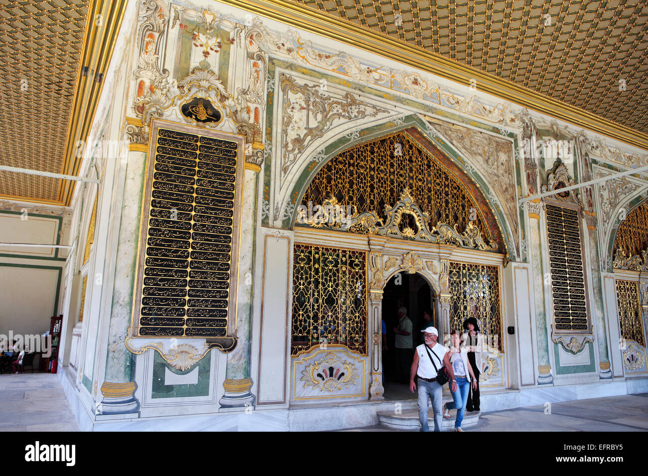 Topkapi Palace, Ottoman sultans palace, Istanbul, Turkey Stock Photo ...
