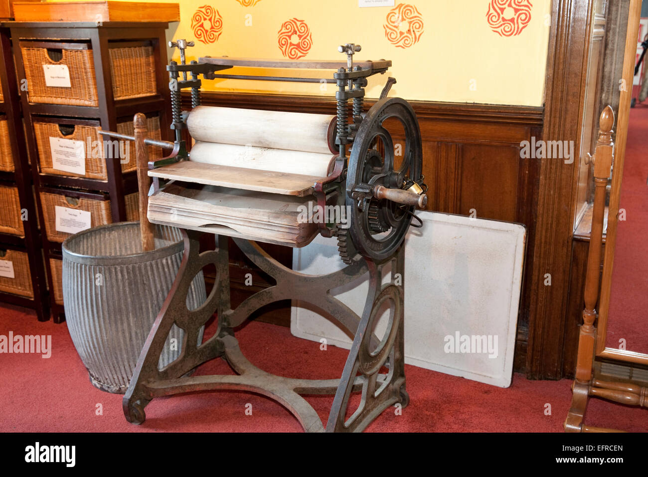 Washing Mangle Stock Photos & Washing Mangle Stock Images - Alamy