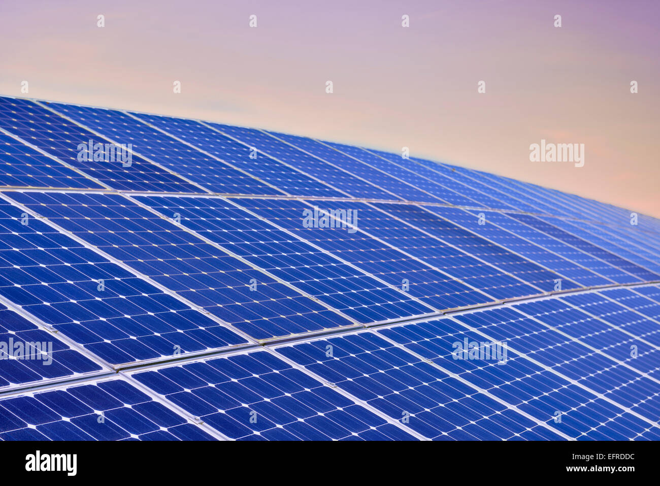 Solar panel field hi-res stock photography and images - Alamy
