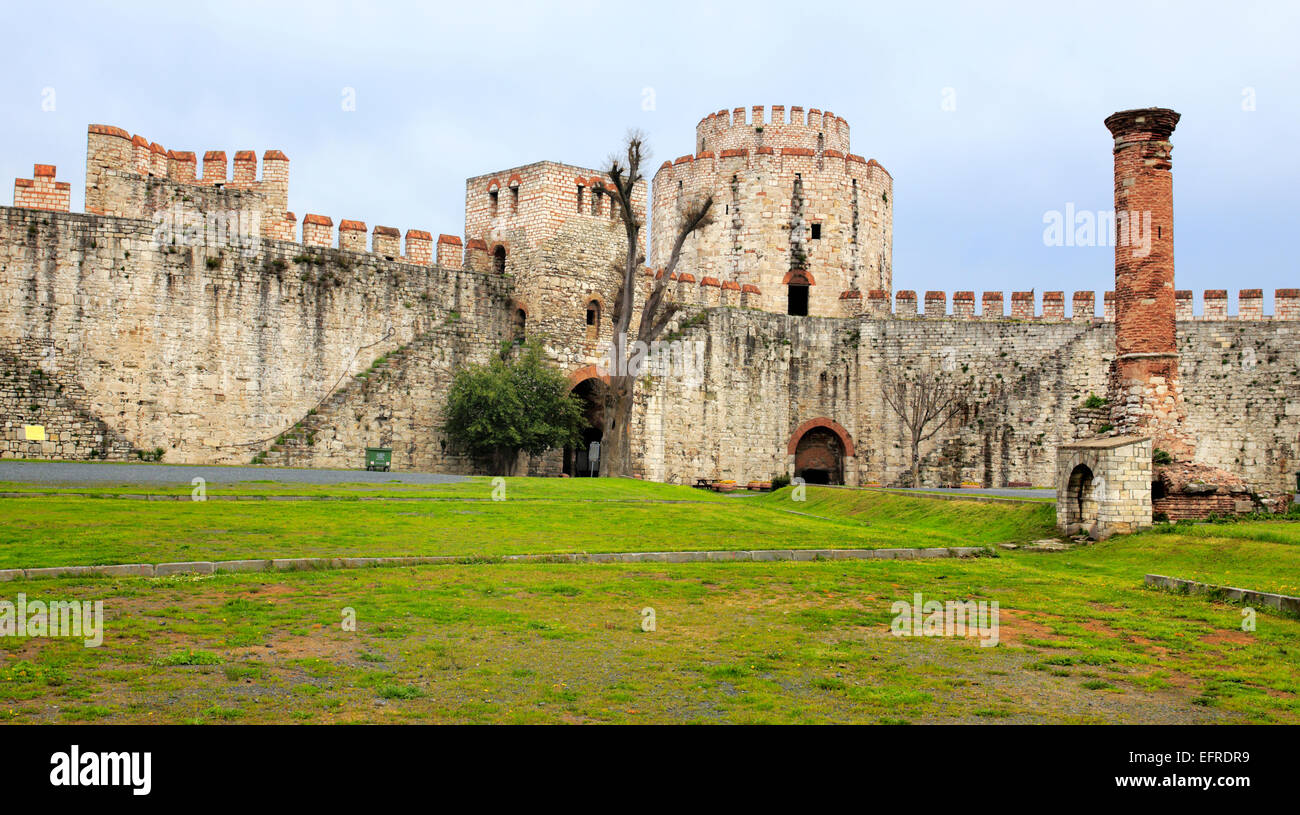 Walls of constantinople hi-res stock photography and images - Alamy