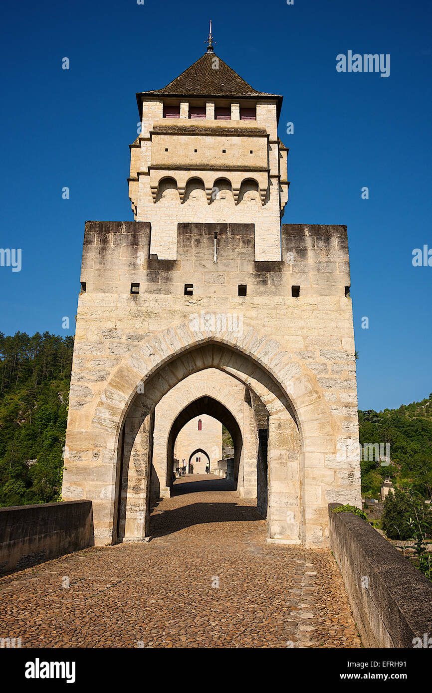 Pont Valentre (Bridge), Cahors, France Stock Photo - Alamy