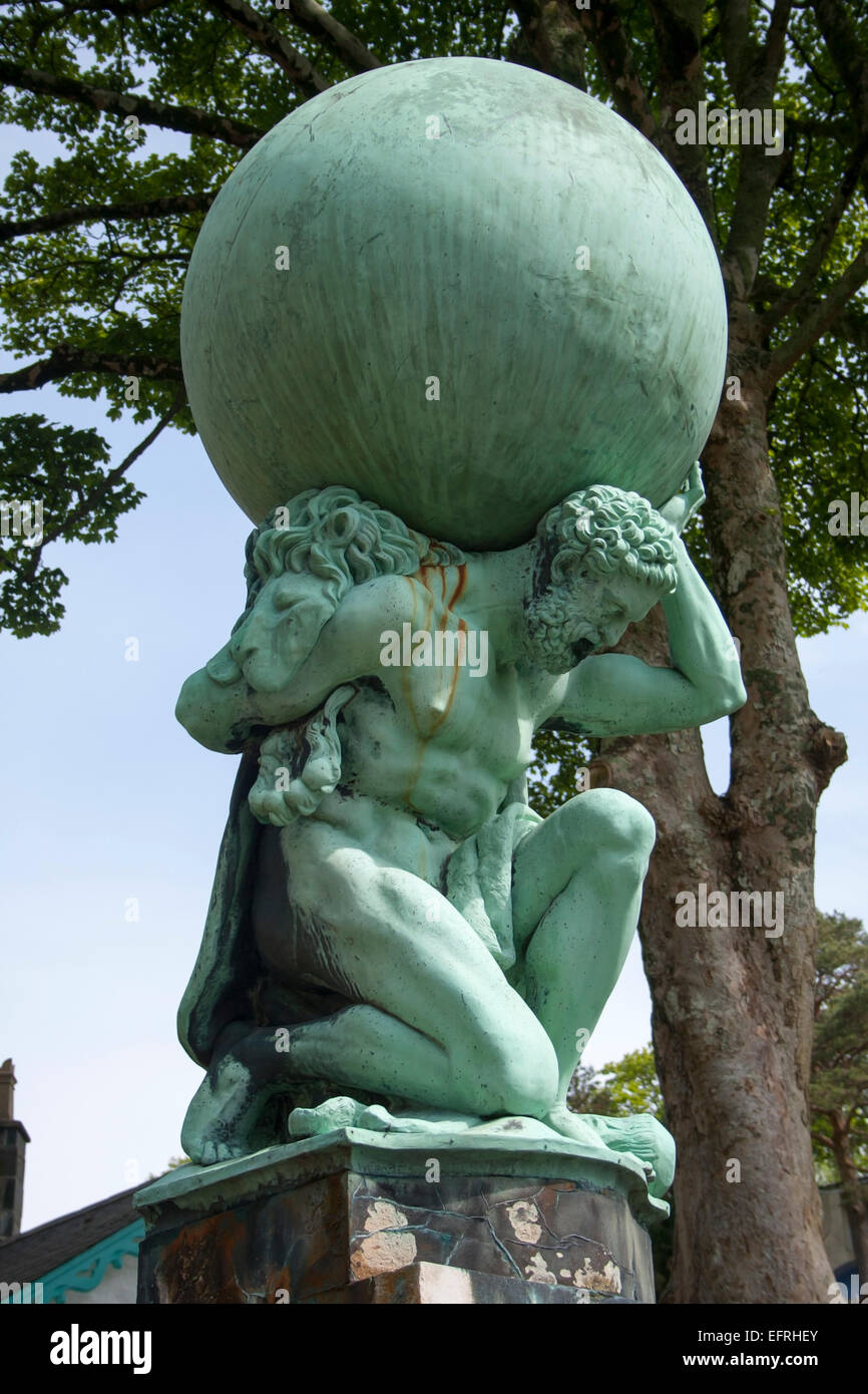 Atlas statue hi-res stock photography and images - Alamy