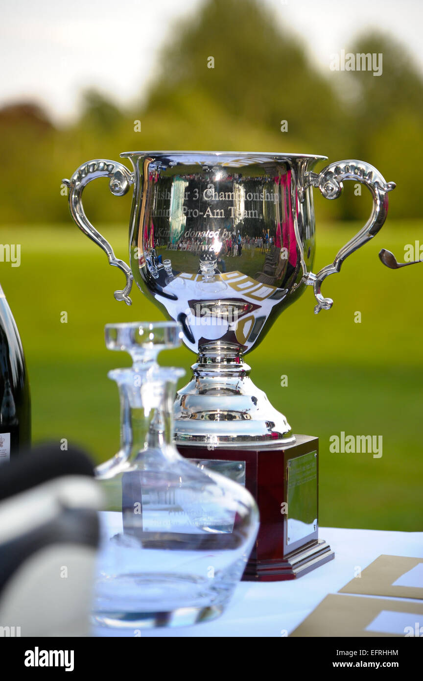 Celebrities and professionals attending the Farmfoods British Par 3 ...