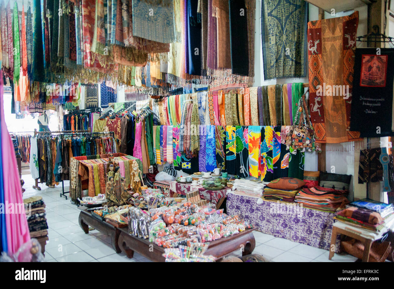 Souvenir shop in Ubud, Bali, Indonesia Stock Photo - Alamy