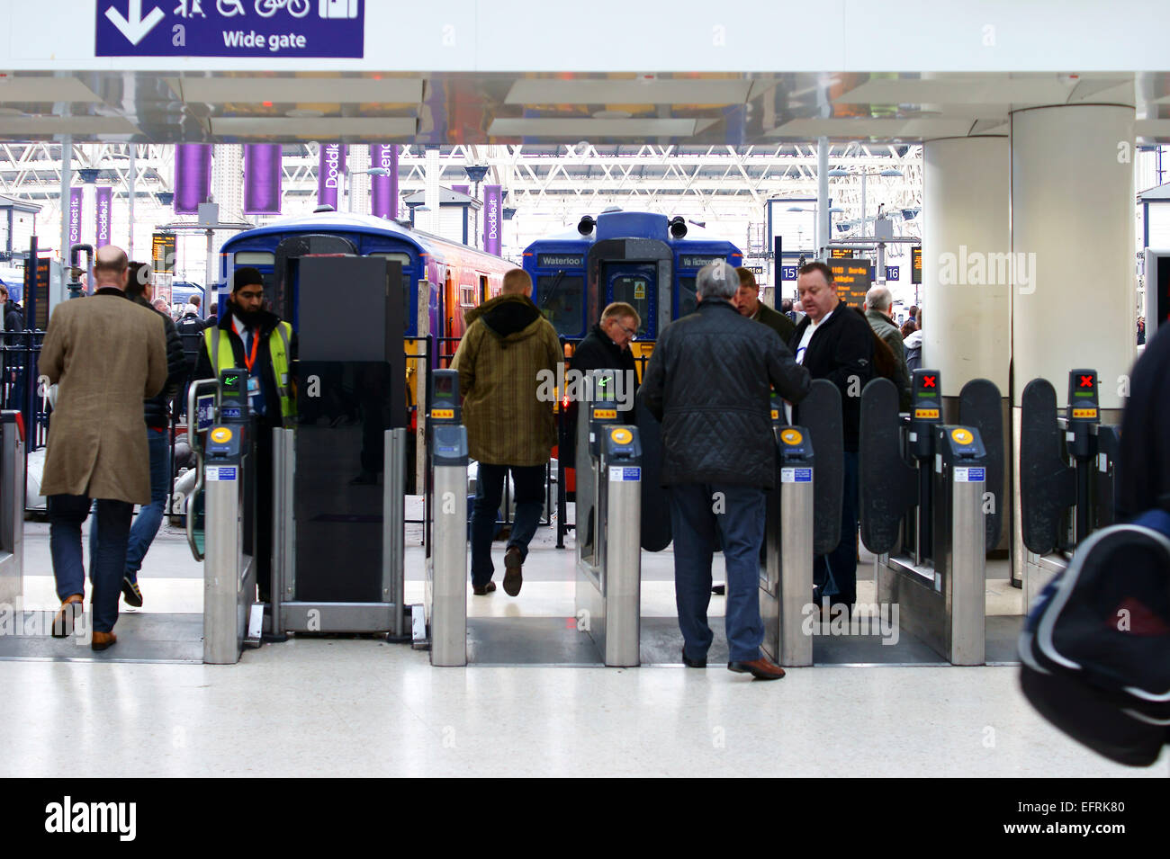 Ticket gate station london hi-res stock photography and images - Alamy