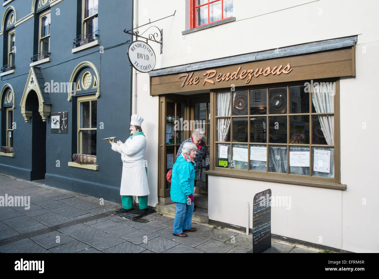 Machynlleth market town on market day held on wednesdays hi-res stock ...