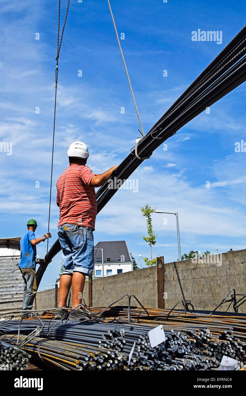Construction workers iron rods construction hi-res stock photography ...