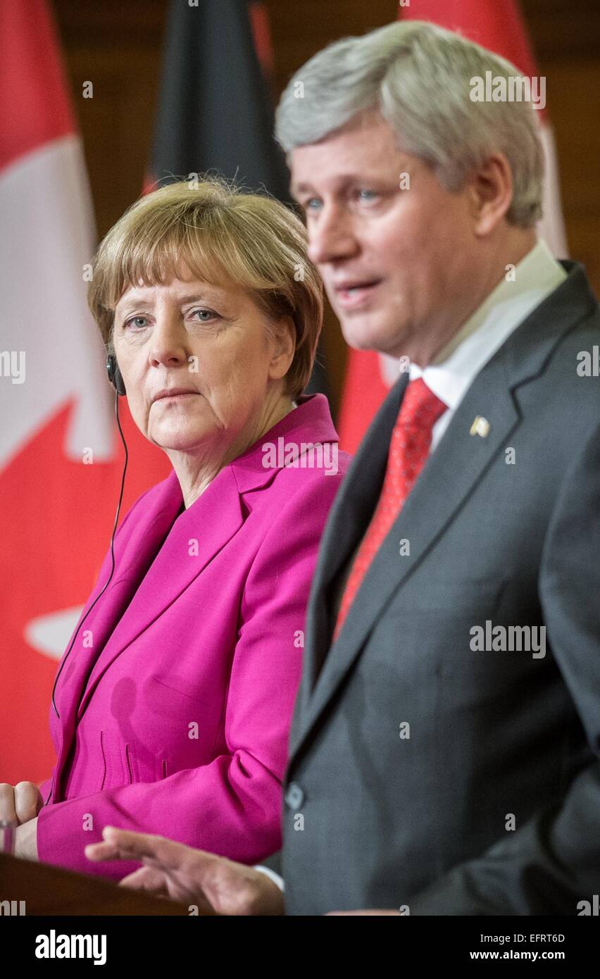 Angela merkel stephen harper hi-res stock photography and images - Alamy