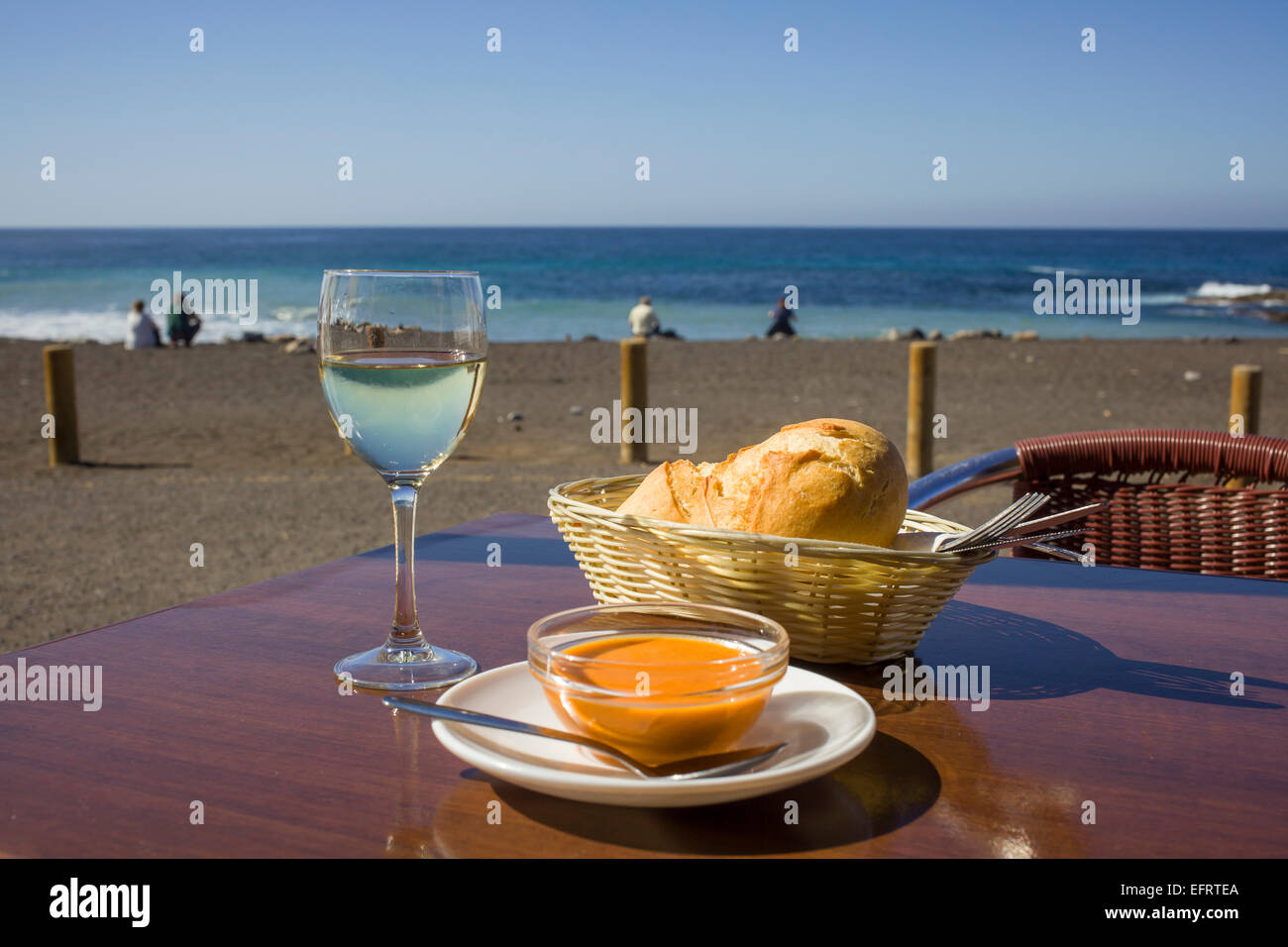 Lunch on the beach Stock Photo - Alamy