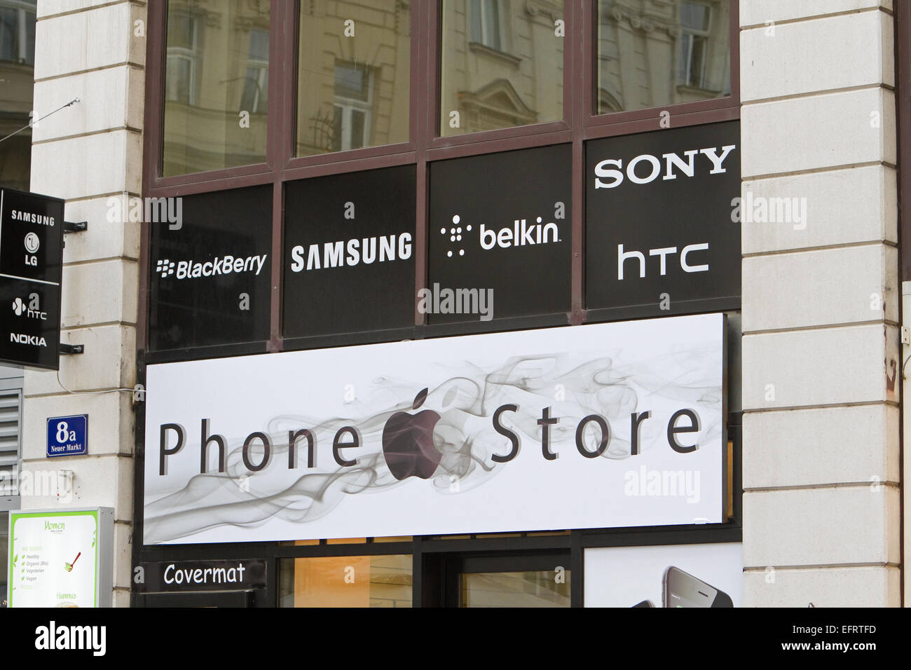 Apple store vienna hi-res stock photography and images - Alamy