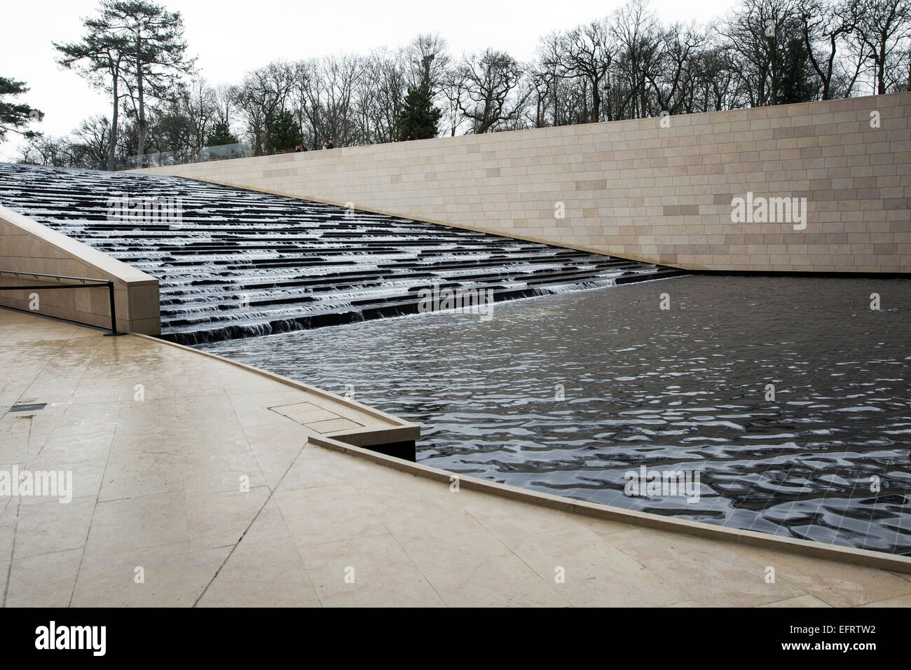 Louis Vuitton Foundation Stock Photo - Alamy
