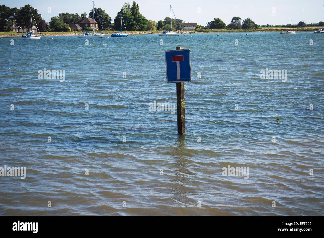 Tide sign hi-res stock photography and images - Alamy