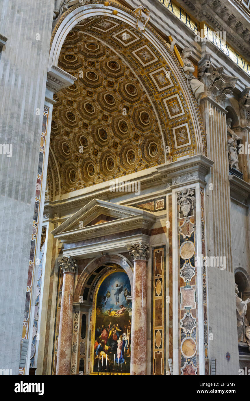 The interior wall of St Peter's Basilica, Vatican, Rome, Italy Stock ...