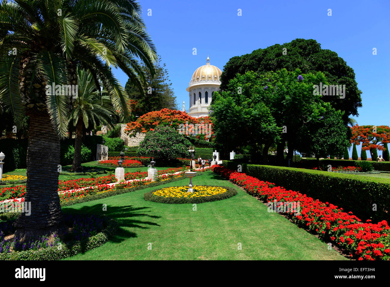 The Bahai temple & the Bahai gardens in Haifa Stock Photo - Alamy