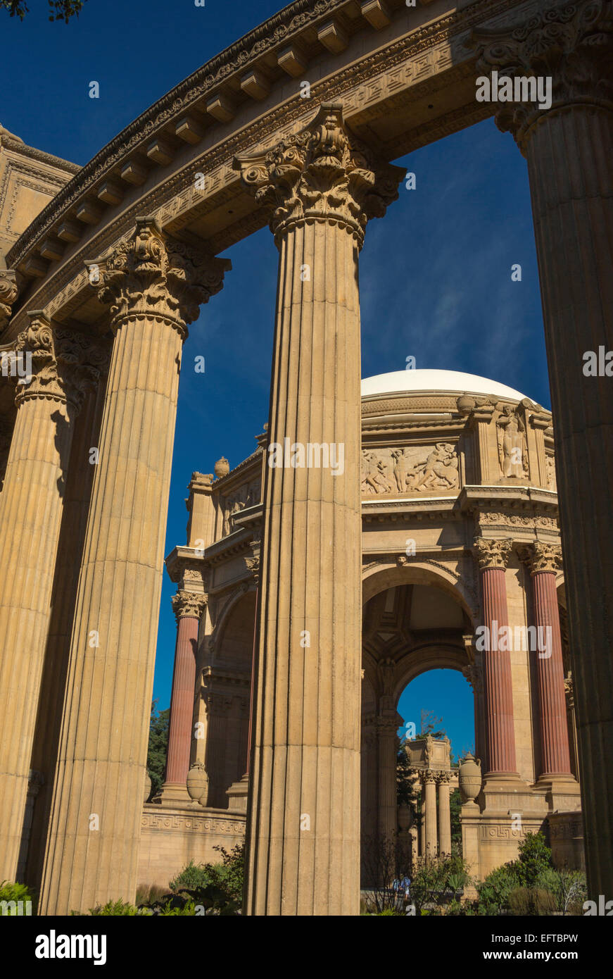 CURVED COLONNADE ROTUNDA PALACE OF FINE ARTS PRESIDIO NATIONAL PARK ...
