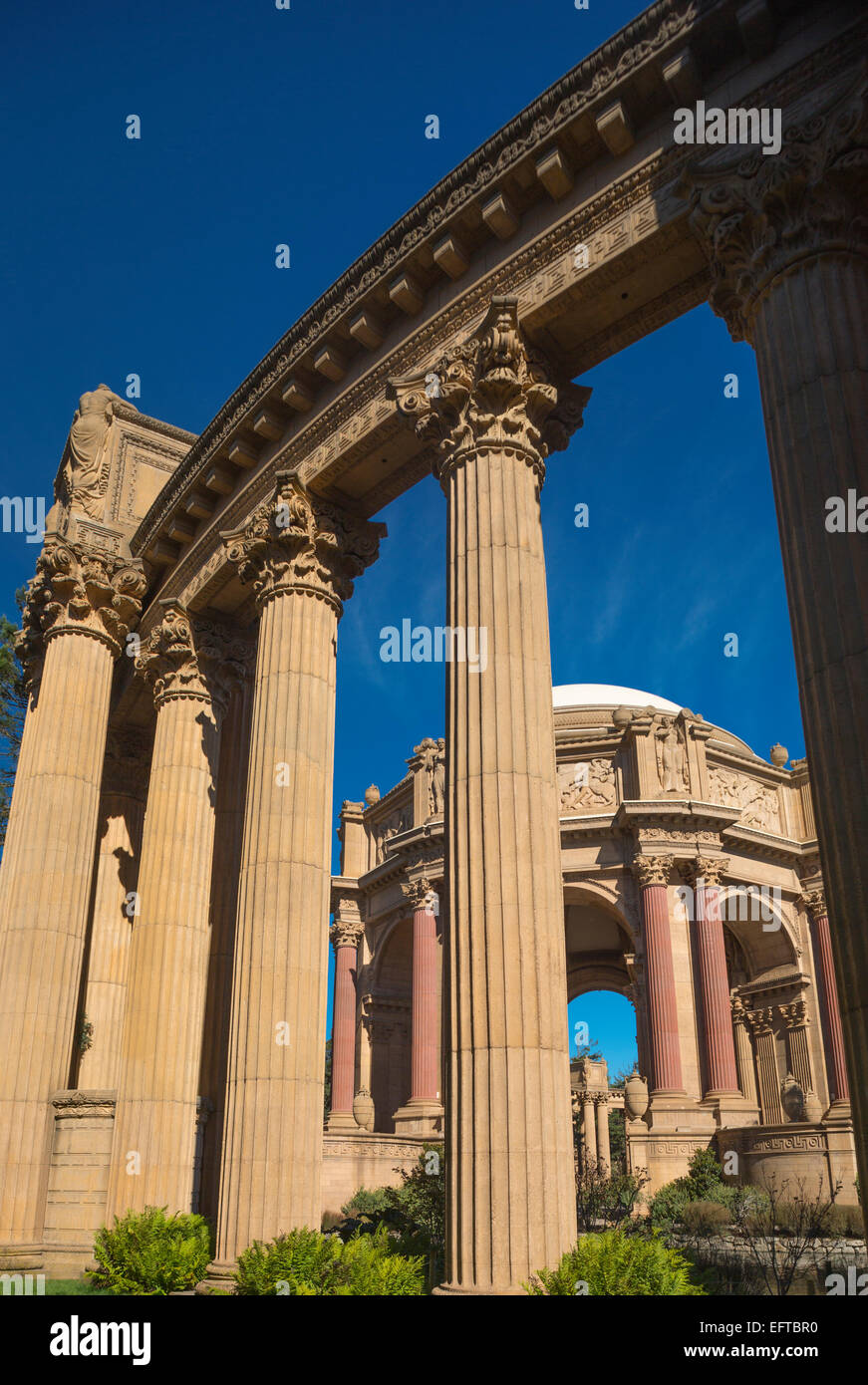 CURVED COLONNADE ROTUNDA PALACE OF FINE ARTS PRESIDIO NATIONAL PARK ...