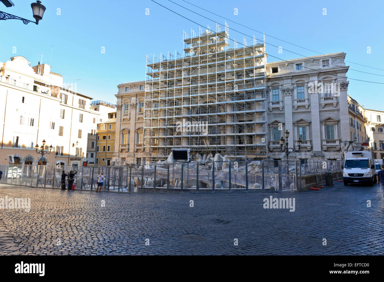 Statue scaffolding High Resolution Stock Photography and Images - Alamy