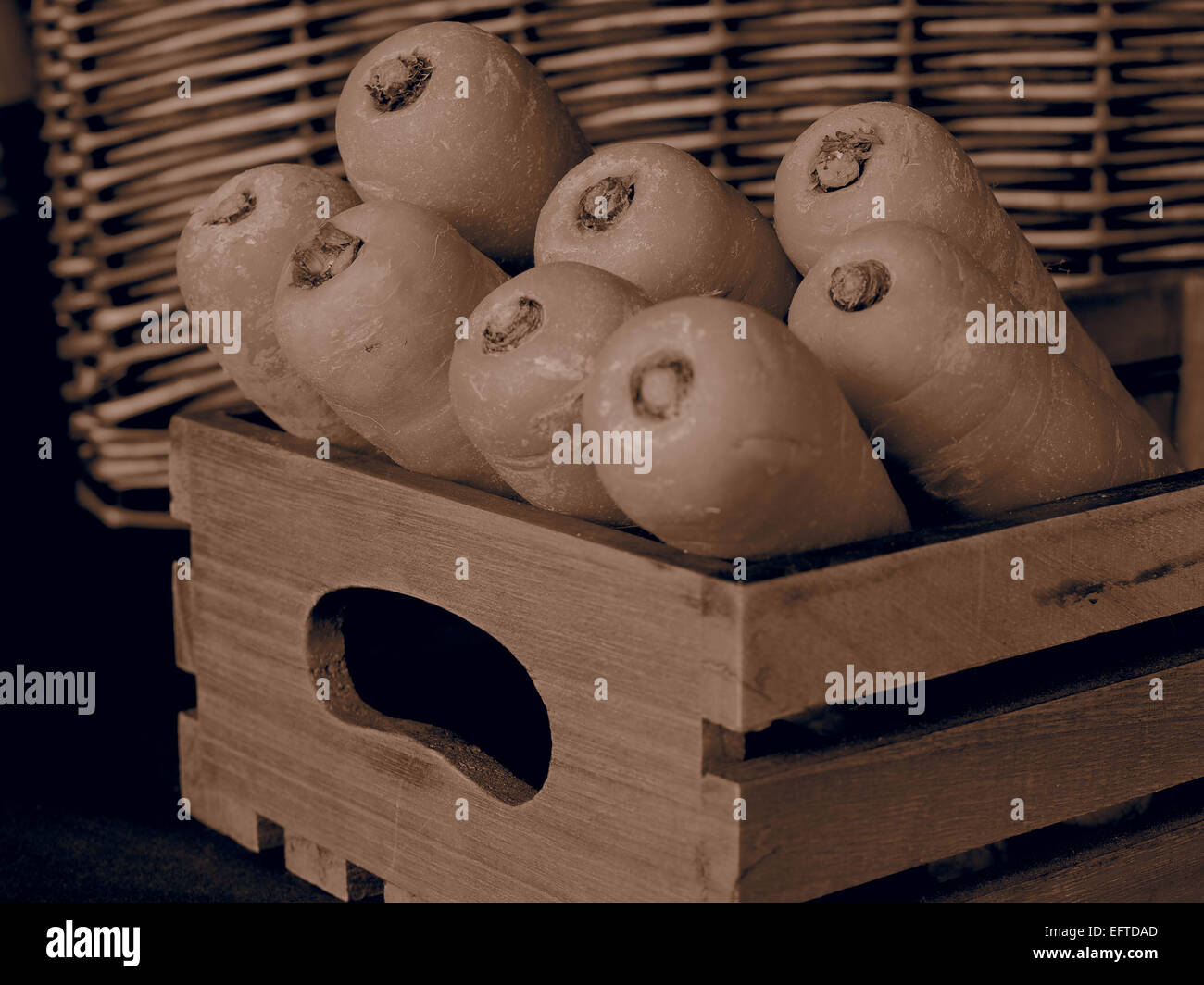 Crate of vegtables hi-res stock photography and images - Alamy