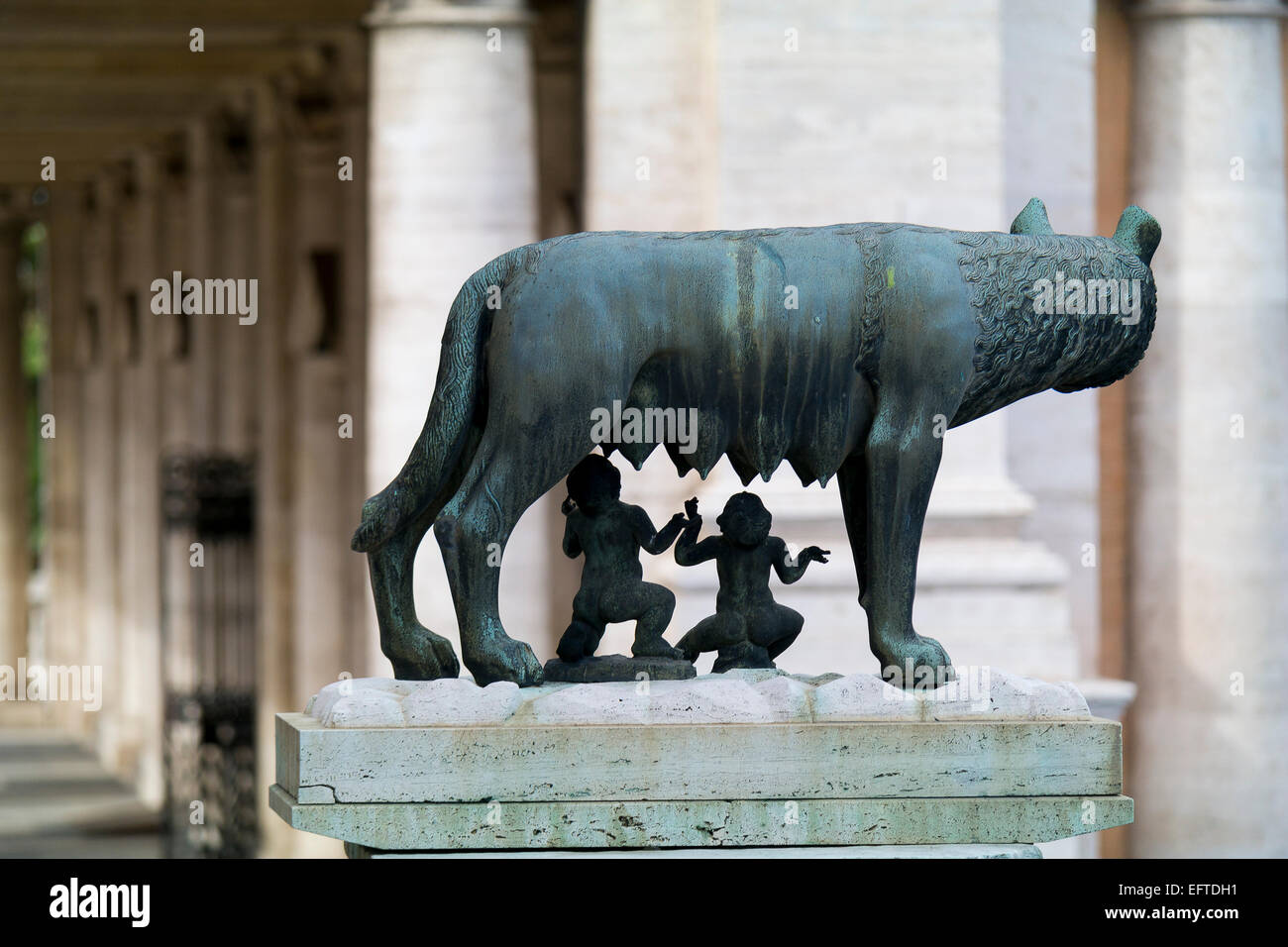 Rome statue romulus remus hi-res stock photography and images - Alamy